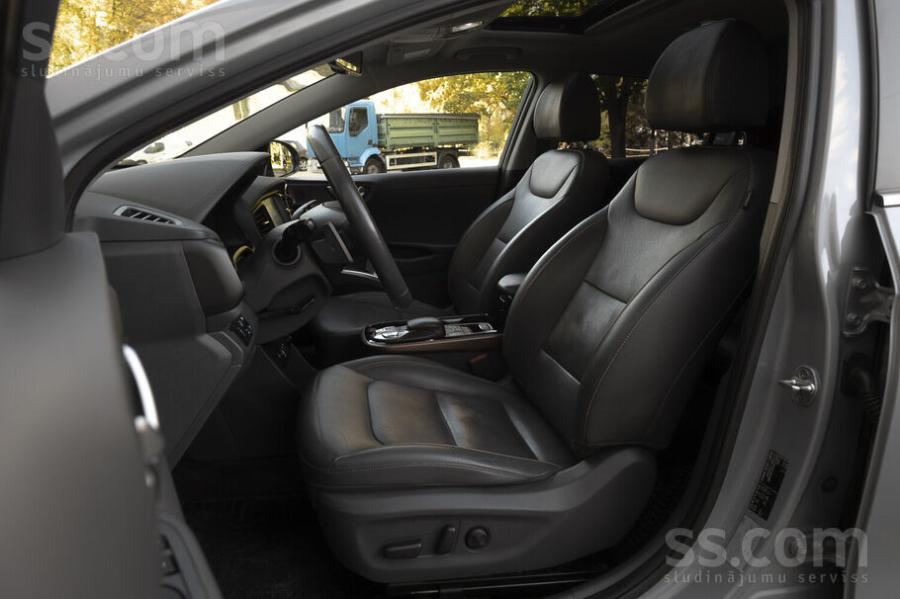 Zils Hyundai Ioniq 2017 Jelgava, ar dzinēja tilpumu 1.00 L un nobraukumu 141 tūkst. km par 10900 €, foto 15 vietnē AUTOMOTO.COM.LV