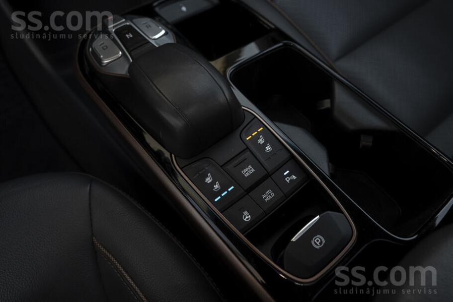 Zils Hyundai Ioniq 2017 Jelgava, ar dzinēja tilpumu 1.00 L un nobraukumu 141 tūkst. km par 10900 €, foto 17 vietnē AUTOMOTO.COM.LV