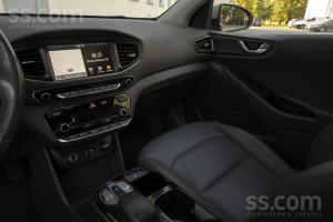 Zils Hyundai Ioniq 2017 Jelgava, ar dzinēja tilpumu 1.00 L un nobraukumu 141 tūkst. km par 10900 €, foto 18 vietnē AUTOMOTO.COM.LV