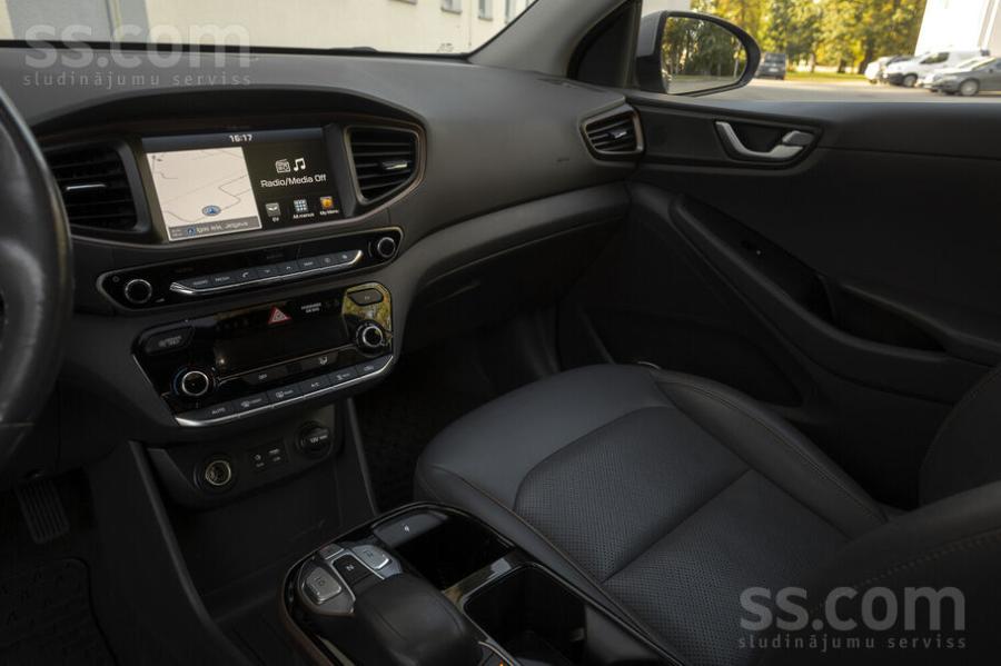 Zils Hyundai Ioniq 2017 Jelgava, ar dzinēja tilpumu 1.00 L un nobraukumu 141 tūkst. km par 10900 €, foto 18 vietnē AUTOMOTO.COM.LV