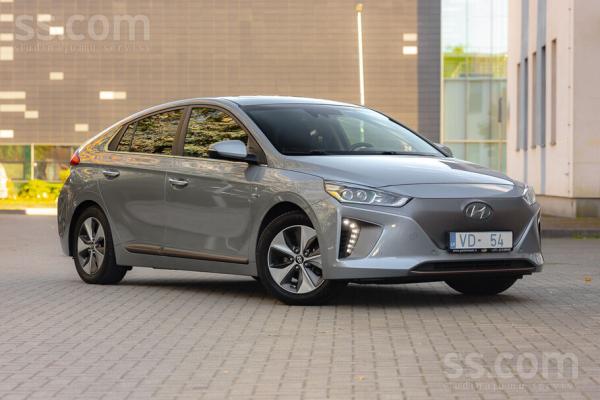 Zils Hyundai Ioniq 2017 Jelgava, ar dzinēja tilpumu 1.00 L un nobraukumu 141 tūkst. km par 10900 €, foto 4 vietnē AUTOMOTO.COM.LV