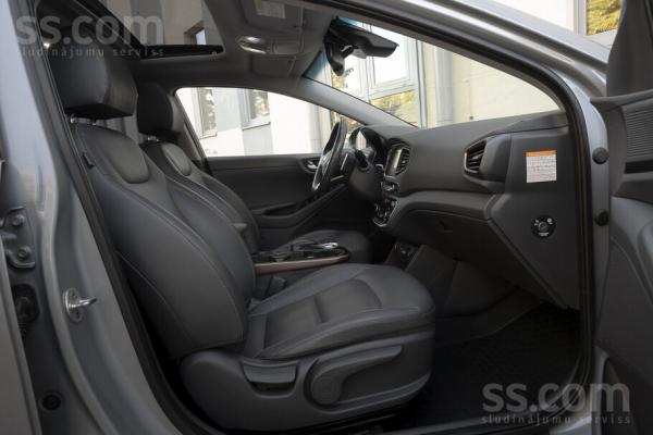Zils Hyundai Ioniq 2017 Jelgava, ar dzinēja tilpumu 1.00 L un nobraukumu 141 tūkst. km par 10900 €, foto 8 vietnē AUTOMOTO.COM.LV