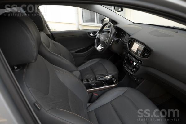 Zils Hyundai Ioniq 2017 Jelgava, ar dzinēja tilpumu 1.00 L un nobraukumu 141 tūkst. km par 10900 €, foto 9 vietnē AUTOMOTO.COM.LV