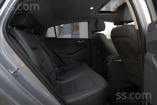 Zils Hyundai Ioniq 2017 Jelgava, ar dzinēja tilpumu 1.00 L un nobraukumu 141 tūkst. km par 10900 €, foto 10 vietnē AUTOMOTO.COM.LV