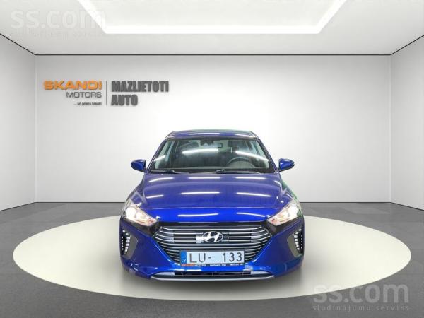 Blue Hyundai Ioniq 2018 in Riga, with an engine capacity of 1.60 L and mileage of 182 thousand km for 9490 €, photo 3 on AUTOMOTO.COM.LV