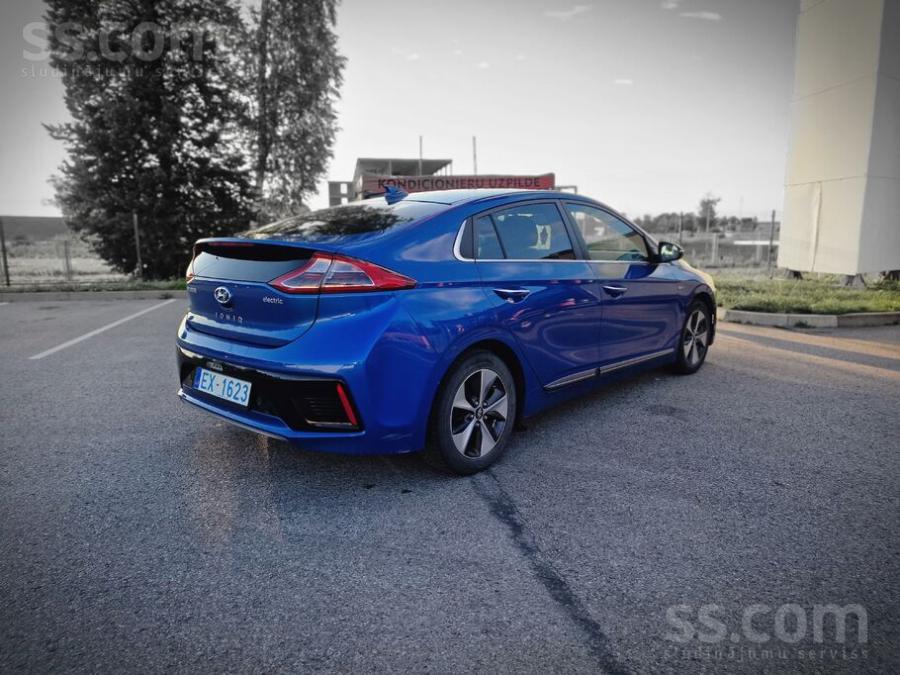 Zils Hyundai Ioniq 2018 Rīga, ar dzinēja tilpumu 0.00 L un nobraukumu 170 tūkst. km par 10200 €, foto 4 vietnē AUTOMOTO.COM.LV