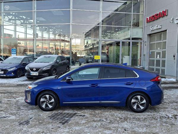 Blue Hyundai Ioniq 2019 in Vilnius, with an engine capacity of 1.58 L and mileage of 73 thousand km for 15000 €, photo 2 on AUTOMOTO.COM.LV