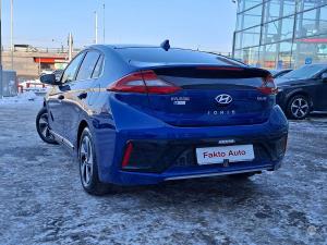 Blue Hyundai Ioniq 2019 in Vilnius, with an engine capacity of 1.58 L and mileage of 73 thousand km for 15000 €, photo 3 on AUTOMOTO.COM.LV
