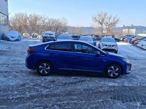Blue Hyundai Ioniq 2019 in Vilnius, with an engine capacity of 1.58 L and mileage of 73 thousand km for 15000 €, photo 5 on AUTOMOTO.COM.LV