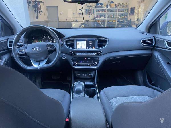 Blue Hyundai Ioniq 2019 in Kaunas, with an engine capacity of 0.00 L and mileage of 124 thousand km for 10500 €, photo 8 on AUTOMOTO.COM.LV