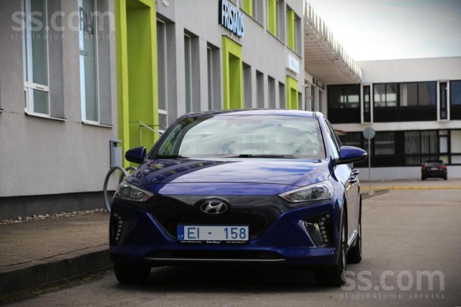 Blue Hyundai Ioniq 2019 in Riga, with an engine capacity of 0.00 L and mileage of 242 thousand km for 7995 €, photo 1 on AUTOMOTO.COM.LV