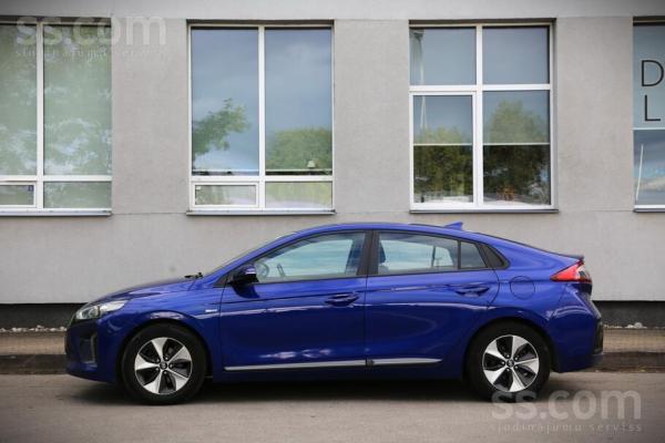 Blue Hyundai Ioniq 2019 in Riga, with an engine capacity of 0.00 L and mileage of 242 thousand km for 7995 €, photo 3 on AUTOMOTO.COM.LV