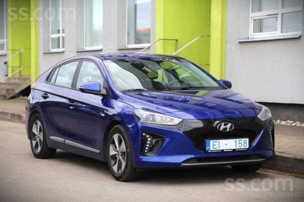 Blue Hyundai Ioniq 2019 in Riga, with an engine capacity of 0.00 L and mileage of 242 thousand km for 7995 €, photo 5 on AUTOMOTO.COM.LV