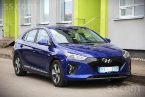 Blue Hyundai Ioniq 2019 in Riga, with an engine capacity of 0.00 L and mileage of 242 thousand km for 7995 €, photo 5 on AUTOMOTO.COM.LV