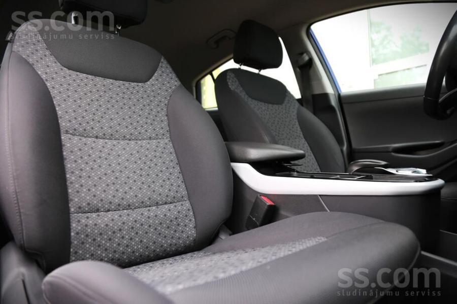 Blue Hyundai Ioniq 2019 in Riga, with an engine capacity of 0.00 L and mileage of 242 thousand km for 7995 €, photo 17 on AUTOMOTO.COM.LV