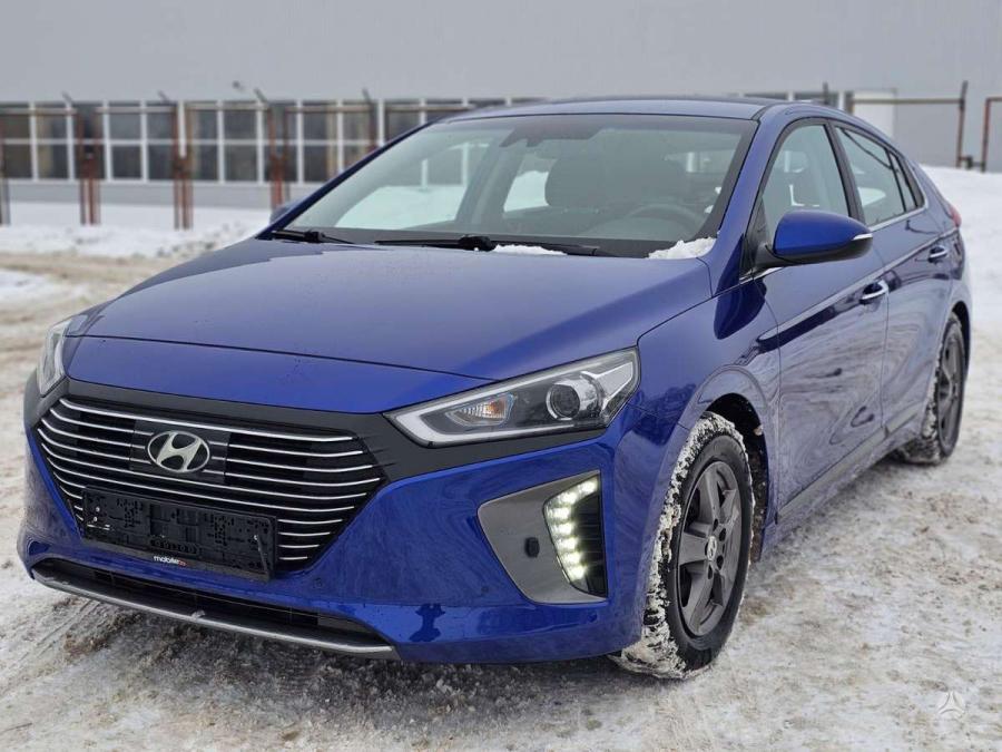 Blue Hyundai Ioniq 2018 in Rokiskis, with an engine capacity of 1.58 L and mileage of 160 thousand km for 7850 €, photo 5 on AUTOMOTO.COM.LV