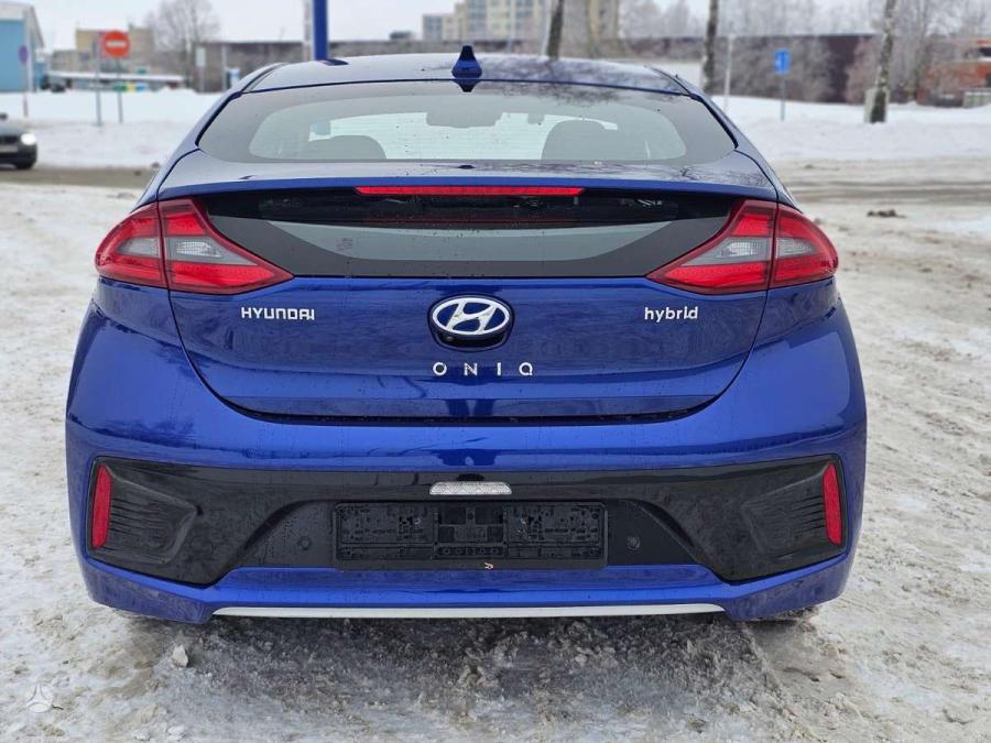 Blue Hyundai Ioniq 2018 in Rokiskis, with an engine capacity of 1.58 L and mileage of 160 thousand km for 7850 €, photo 10 on AUTOMOTO.COM.LV
