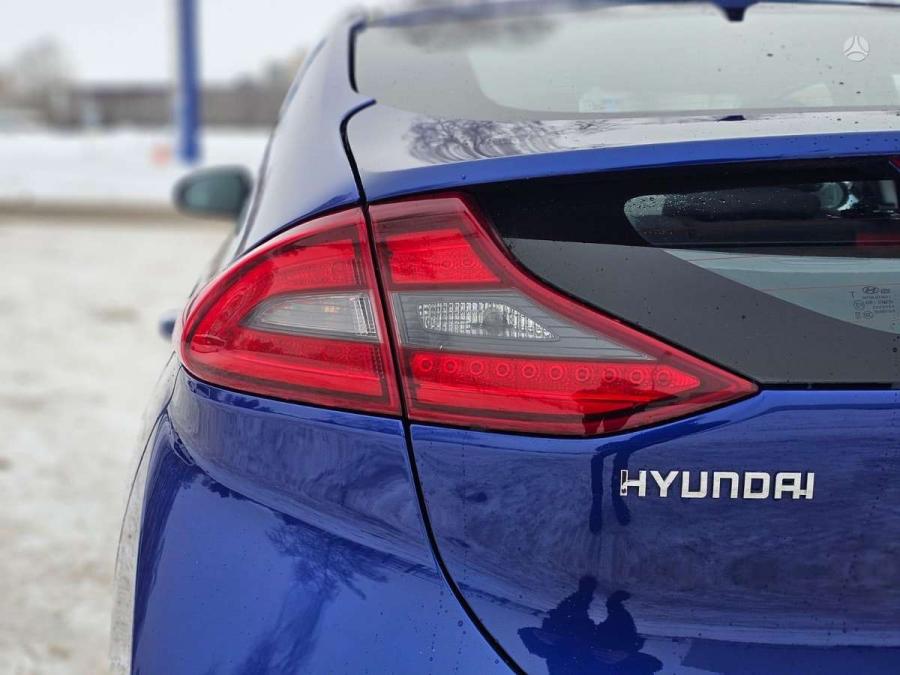 Blue Hyundai Ioniq 2018 in Rokiskis, with an engine capacity of 1.58 L and mileage of 160 thousand km for 7850 €, photo 12 on AUTOMOTO.COM.LV