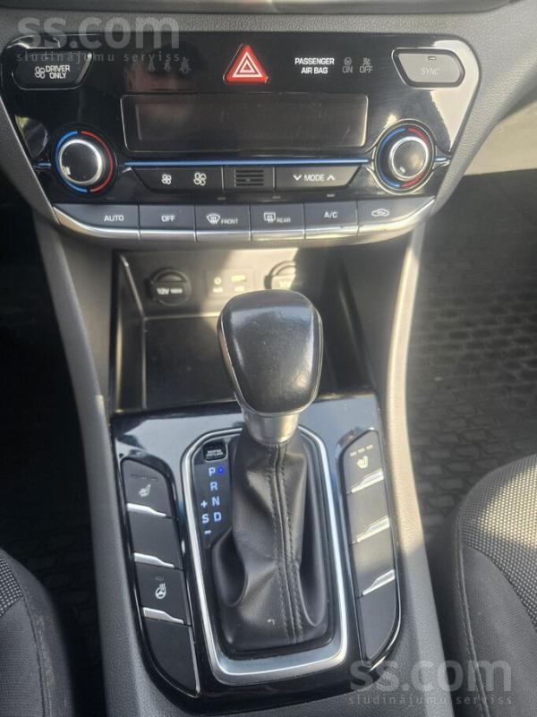 Brown Hyundai Ioniq 2017 in Jelgava, with an engine capacity of 1.60 L and mileage of 154 thousand km for 11500 €, photo 11 on AUTOMOTO.COM.LV