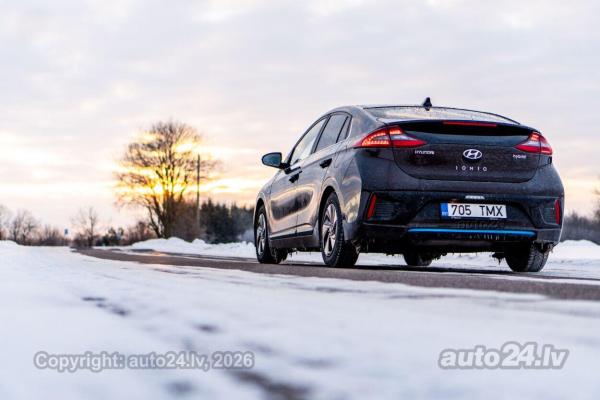 Brūns Hyundai Ioniq 2017 Saue, ar dzinēja tilpumu 1.60 L un nobraukumu 161 tūkst. km par 9700 €, foto 1 vietnē AUTOMOTO.COM.LV