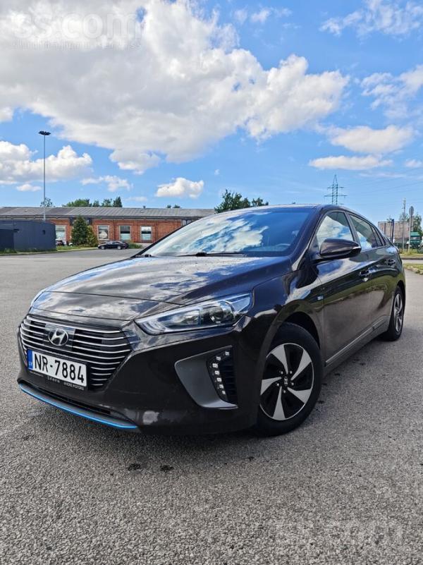 Brūns Hyundai Ioniq 2017 Rīga, ar dzinēja tilpumu 1.60 L un nobraukumu 158 tūkst. km par 9550 €, foto 1 vietnē AUTOMOTO.COM.LV