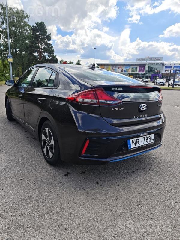 Brūns Hyundai Ioniq 2017 Rīga, ar dzinēja tilpumu 1.60 L un nobraukumu 158 tūkst. km par 10350 €, foto 2 vietnē AUTOMOTO.COM.LV