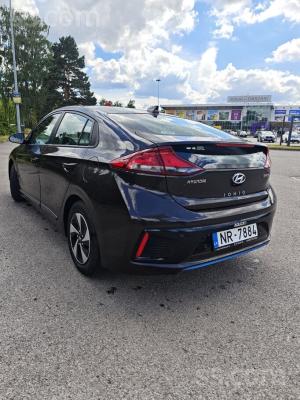 Brūns Hyundai Ioniq 2017 Rīga, ar dzinēja tilpumu 1.60 L un nobraukumu 158 tūkst. km par 10350 €, foto 3 vietnē AUTOMOTO.COM.LV