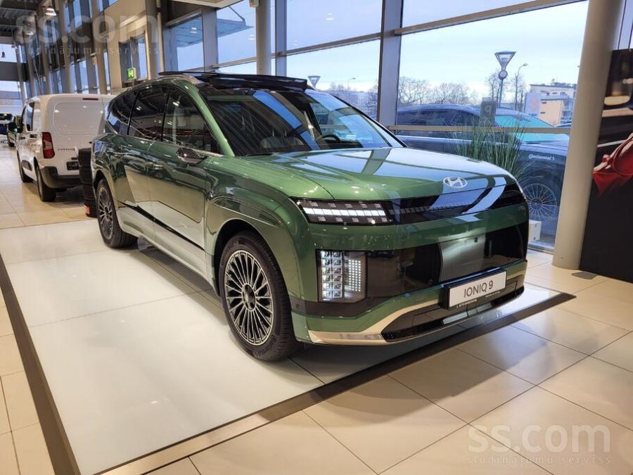 Green Hyundai Ioniq 2026 in Riga, with an engine capacity of 0.00 L and mileage of 16 thousand km for 89999 €, photo 4 on AUTOMOTO.COM.LV