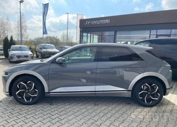 Pelēks Hyundai Ioniq 2021 Rīga, ar dzinēja tilpumu 0.00 L un nobraukumu 28 tūkst. km par 22500 €, foto 3 vietnē AUTOMOTO.COM.LV