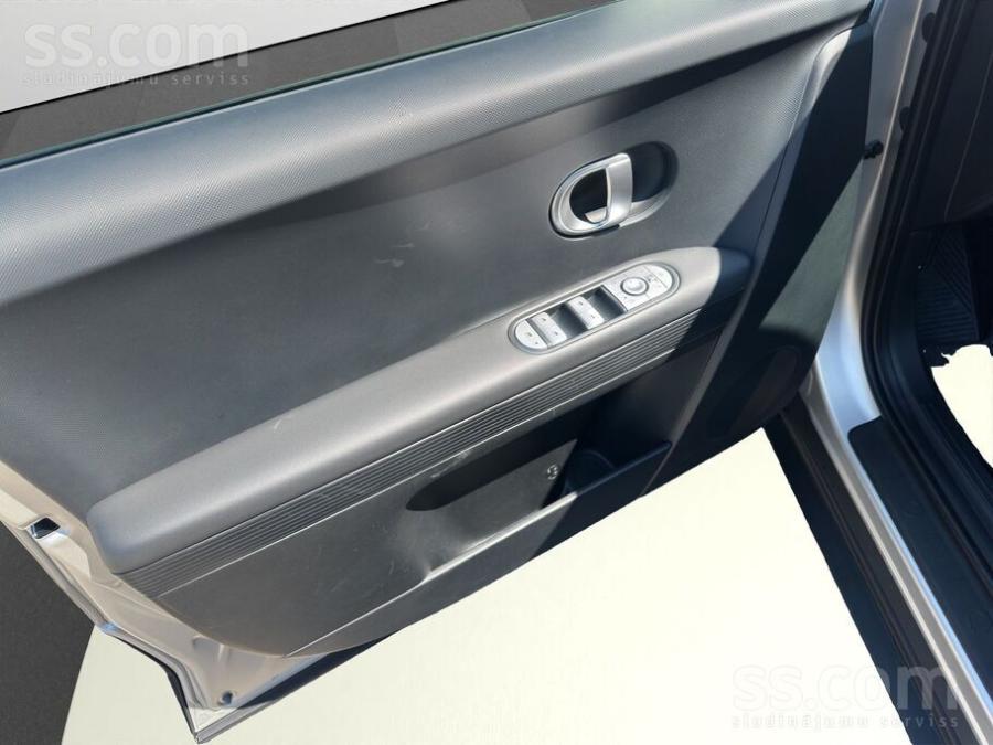 Grey Hyundai Ioniq 2021 in Riga, with an engine capacity of 0.00 L and mileage of 60 thousand km for 25490 €, photo 13 on AUTOMOTO.COM.LV