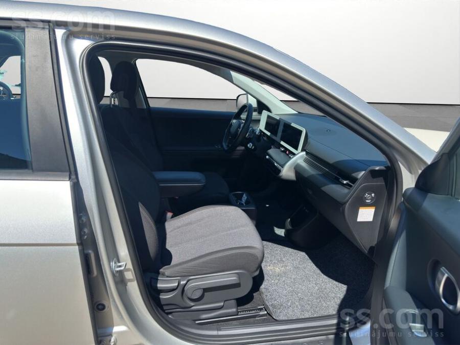 Grey Hyundai Ioniq 2021 in Riga, with an engine capacity of 0.00 L and mileage of 60 thousand km for 25490 €, photo 17 on AUTOMOTO.COM.LV