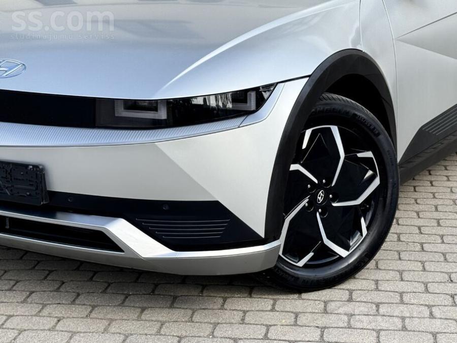 Grey Hyundai Ioniq 2021 in Jelgava, with an engine capacity of 1.60 L and mileage of 69 thousand km for 25800 €, photo 6 on AUTOMOTO.COM.LV