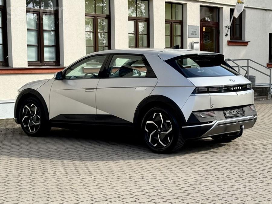 Grey Hyundai Ioniq 2021 in Jelgava, with an engine capacity of 1.60 L and mileage of 69 thousand km for 25800 €, photo 17 on AUTOMOTO.COM.LV