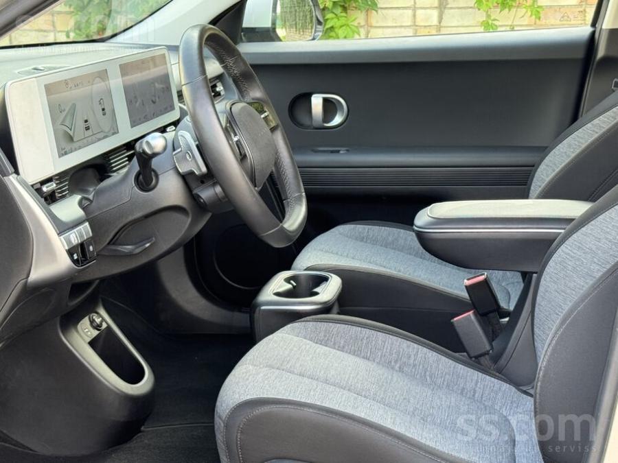 Grey Hyundai Ioniq 2021 in Jelgava, with an engine capacity of 1.60 L and mileage of 69 thousand km for 25800 €, photo 20 on AUTOMOTO.COM.LV