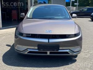 Grey Hyundai Ioniq 2022 in Riga, with an engine capacity of 1.60 L and mileage of 154 thousand km for 28999 €, photo 7 on AUTOMOTO.COM.LV