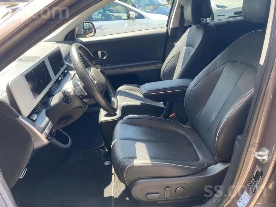 Grey Hyundai Ioniq 2022 in Riga, with an engine capacity of 1.60 L and mileage of 154 thousand km for 28999 €, photo 8 on AUTOMOTO.COM.LV