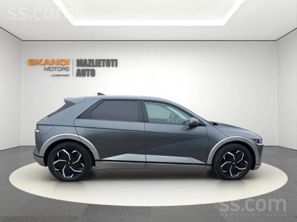 Grey Hyundai Ioniq 2023 in Riga, with an engine capacity of 1.50 L and mileage of 79 thousand km for 31990 €, photo 7 on AUTOMOTO.COM.LV