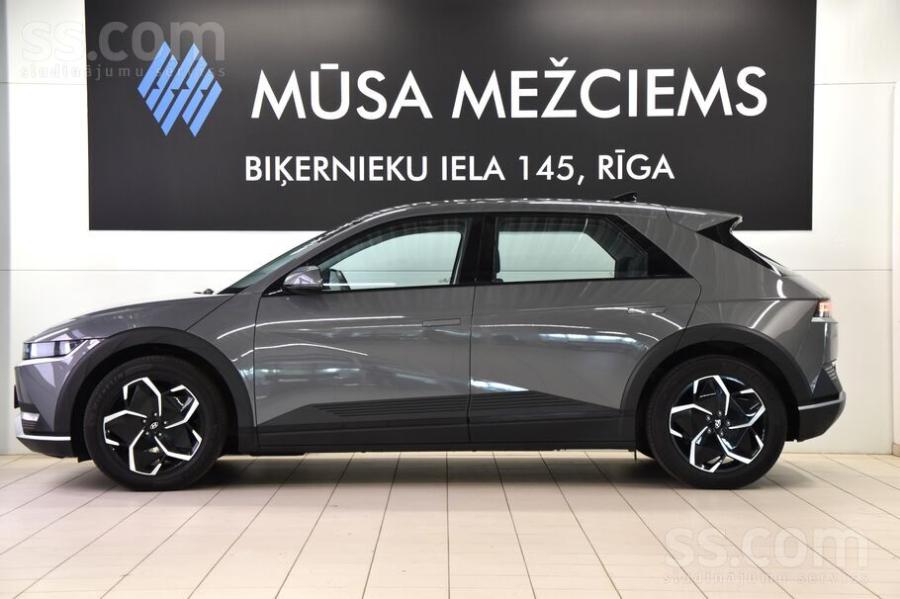 Серый Хендай Ioniq 2023 в Рига, объемом двигателя 0.00 л и пробегом 54 тыс. км за 26990 €, фото 6 на AUTOMOTO.COM.LV