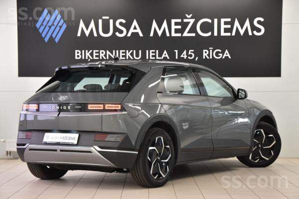 Серый Хендай Ioniq 2023 в Рига, объемом двигателя 0.00 л и пробегом 54 тыс. км за 26990 €, фото 6 на AUTOMOTO.COM.LV