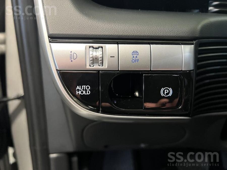Pelēks Hyundai Ioniq 2023 Rīga, ar dzinēja tilpumu 0.00 L un nobraukumu 20 tūkst. km par 30490 €, foto 17 vietnē AUTOMOTO.COM.LV