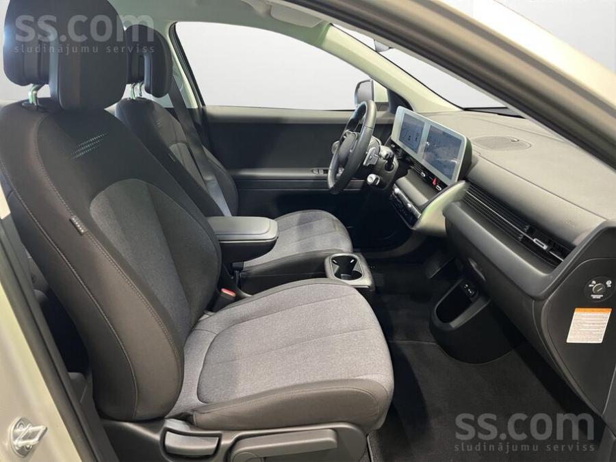 Pelēks Hyundai Ioniq 2023 Rīga, ar dzinēja tilpumu 0.00 L un nobraukumu 20 tūkst. km par 30490 €, foto 20 vietnē AUTOMOTO.COM.LV