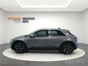 Grey Hyundai Ioniq 2023 in Riga, with an engine capacity of 0.00 L and mileage of 30 thousand km for 33490 €, photo 4 on AUTOMOTO.COM.LV