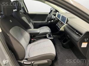 Grey Hyundai Ioniq 2023 in Riga, with an engine capacity of 0.00 L and mileage of 30 thousand km for 33490 €, photo 20 on AUTOMOTO.COM.LV