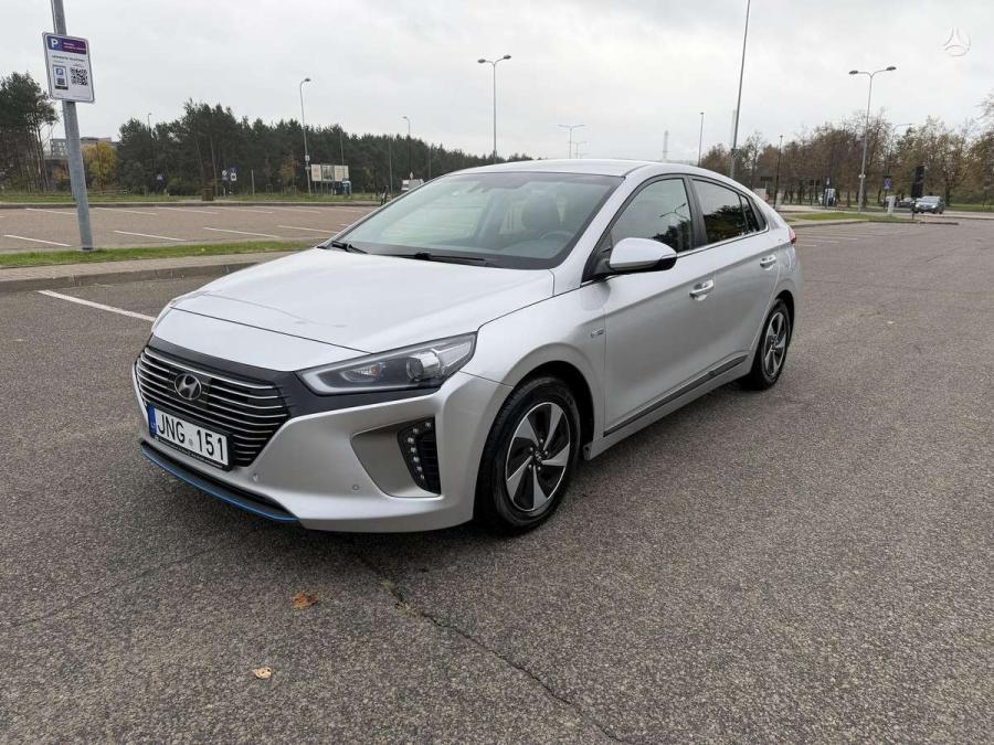 Pelēks Hyundai Ioniq 2016 Viļņa, ar dzinēja tilpumu 1.60 L un nobraukumu 126 tūkst. km par 11900 €, foto 1 vietnē AUTOMOTO.COM.LV