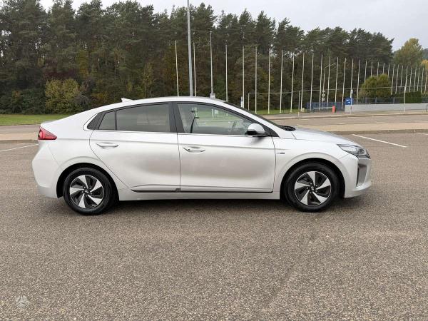 Серый Хендай Ioniq 2016 в Вильнюс, объемом двигателя 1.60 л и пробегом 126 тыс. км за 11900 €, фото 4 на AUTOMOTO.COM.LV