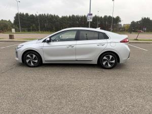 Pelēks Hyundai Ioniq 2016 Viļņa, ar dzinēja tilpumu 1.60 L un nobraukumu 126 tūkst. km par 11900 €, foto 7 vietnē AUTOMOTO.COM.LV