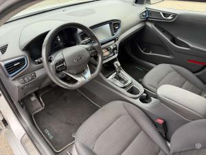Pelēks Hyundai Ioniq 2016 Viļņa, ar dzinēja tilpumu 1.60 L un nobraukumu 126 tūkst. km par 11900 €, foto 8 vietnē AUTOMOTO.COM.LV