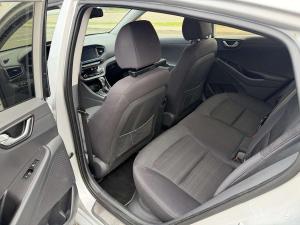 Pelēks Hyundai Ioniq 2016 Viļņa, ar dzinēja tilpumu 1.60 L un nobraukumu 126 tūkst. km par 11900 €, foto 9 vietnē AUTOMOTO.COM.LV