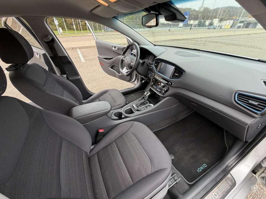 Pelēks Hyundai Ioniq 2016 Viļņa, ar dzinēja tilpumu 1.60 L un nobraukumu 126 tūkst. km par 11900 €, foto 10 vietnē AUTOMOTO.COM.LV
