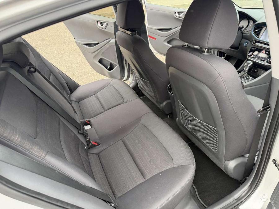 Pelēks Hyundai Ioniq 2016 Viļņa, ar dzinēja tilpumu 1.60 L un nobraukumu 126 tūkst. km par 11900 €, foto 11 vietnē AUTOMOTO.COM.LV